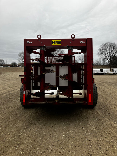 H&S 4143 manure spreader – Yeager Implement